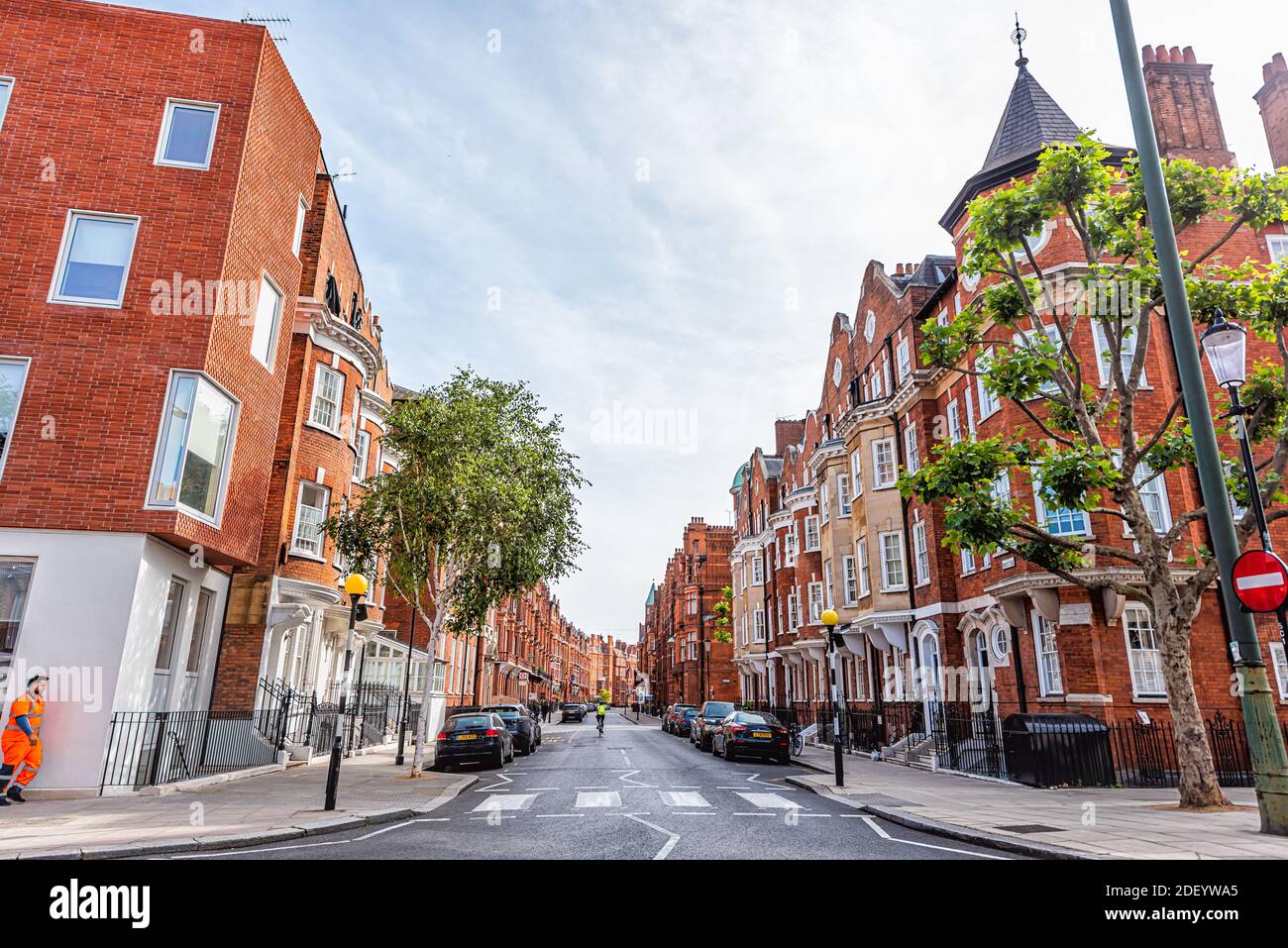 Red brick house in kensington hi-res stock photography and images - Alamy