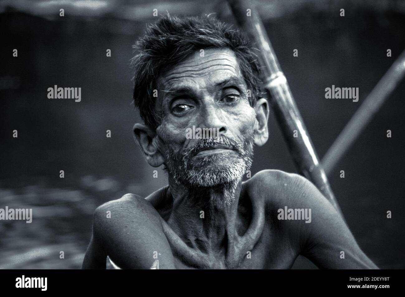 Homeless happy kids hi-res stock photography and images - Alamy