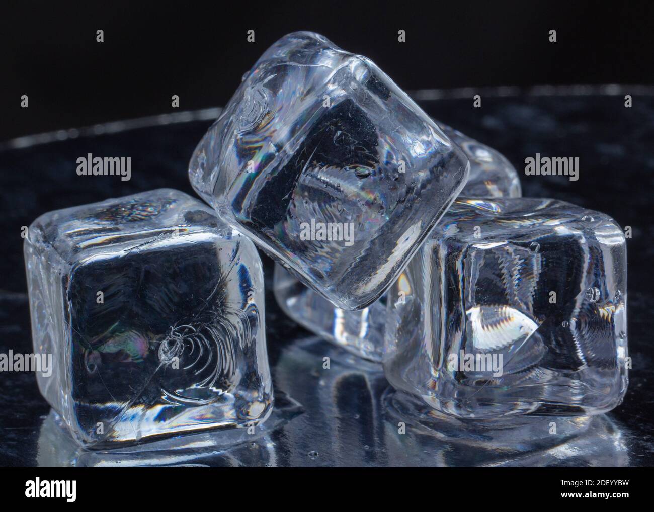 Pyramid ice cubes hi-res stock photography and images - Alamy