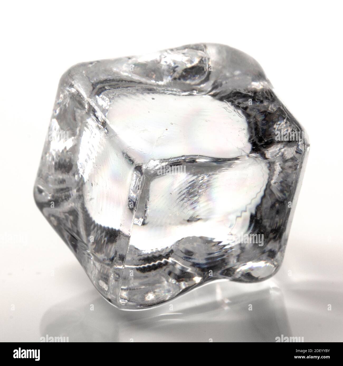 Ice cube melting water pool hi-res stock photography and images - Alamy