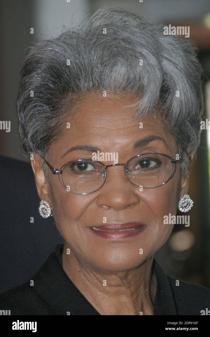 Miami Beach, FL 5-8-2003Singer Nancy Wilson gets inducted into the Walk ...