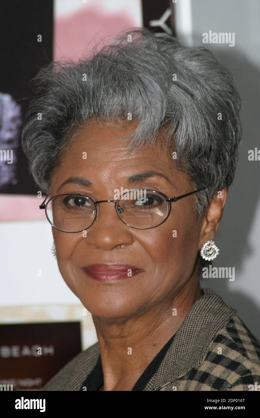 Miami Beach, FL 5-8-2003Singer Nancy Wilson gets inducted into the Walk ...