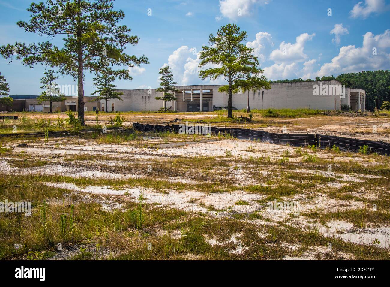 Augusta, Ga USA - 07 04 20: Abandoned Regency shopping Mall white ...