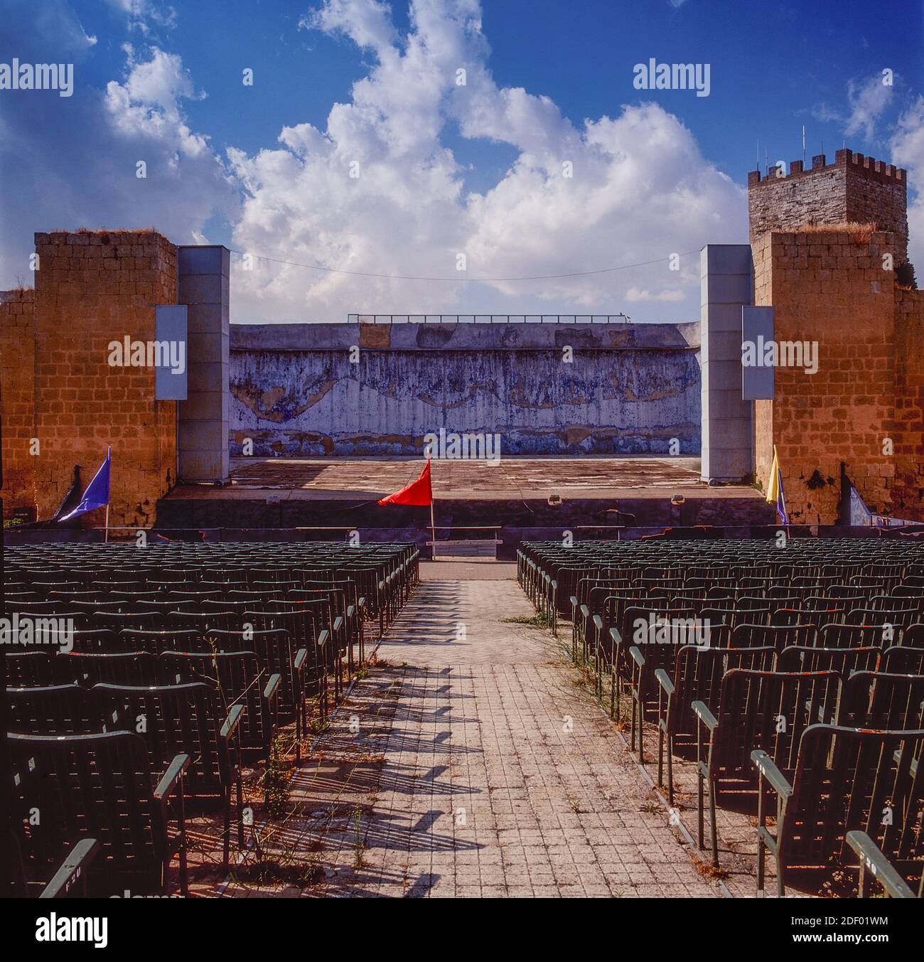 Open air auditorium hi-res stock photography and images - Alamy