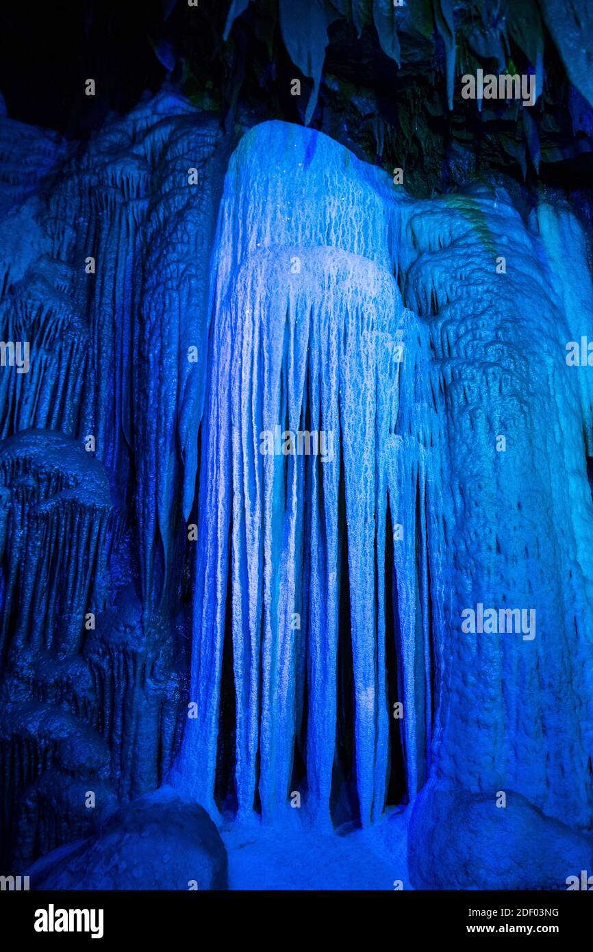 Diamond cascade cave drapery in Shenandoah Cavern Stock Photo - Alamy