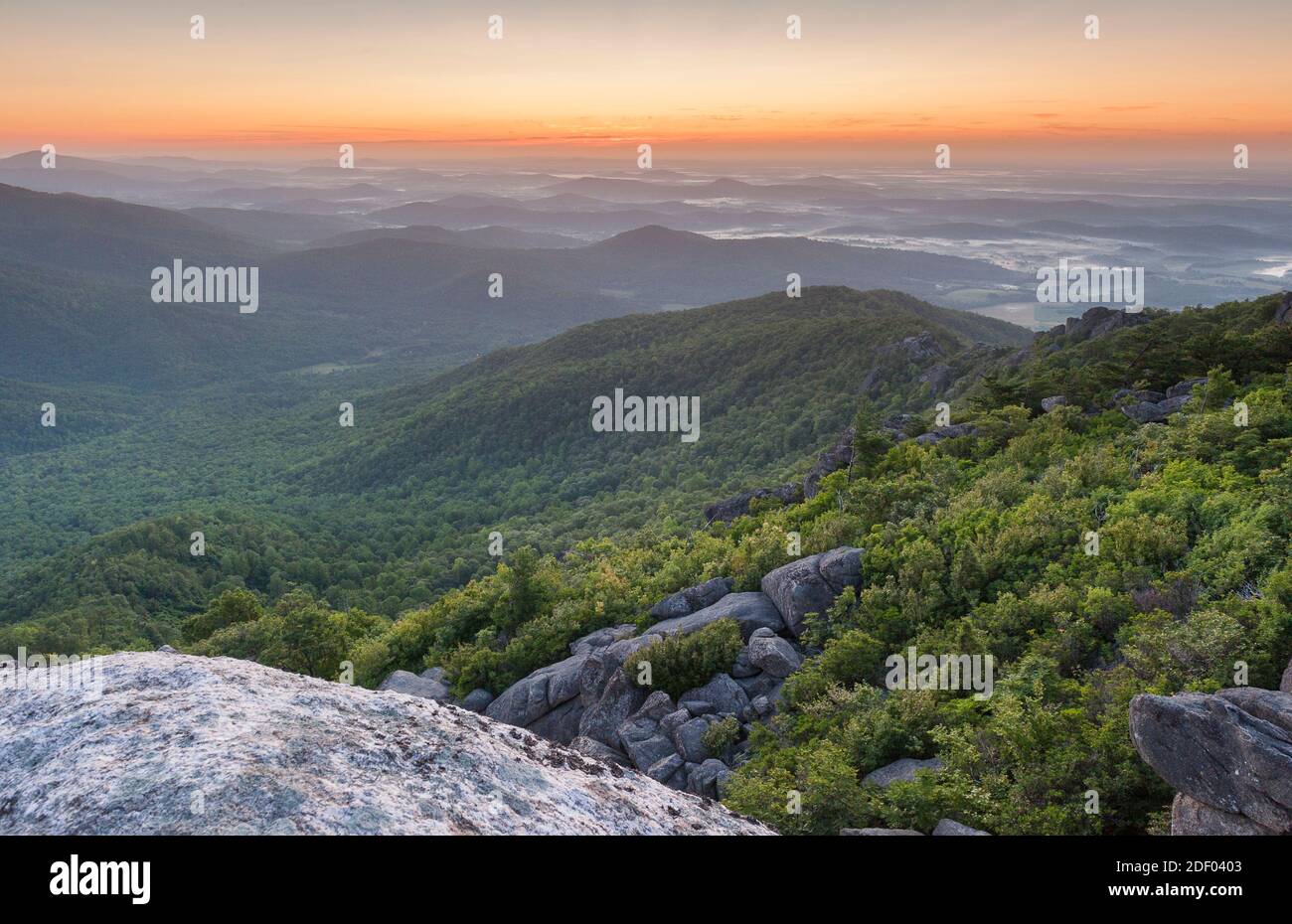 Sunrise viewed from Old Rag Mountain, Shenandoah National Park ...