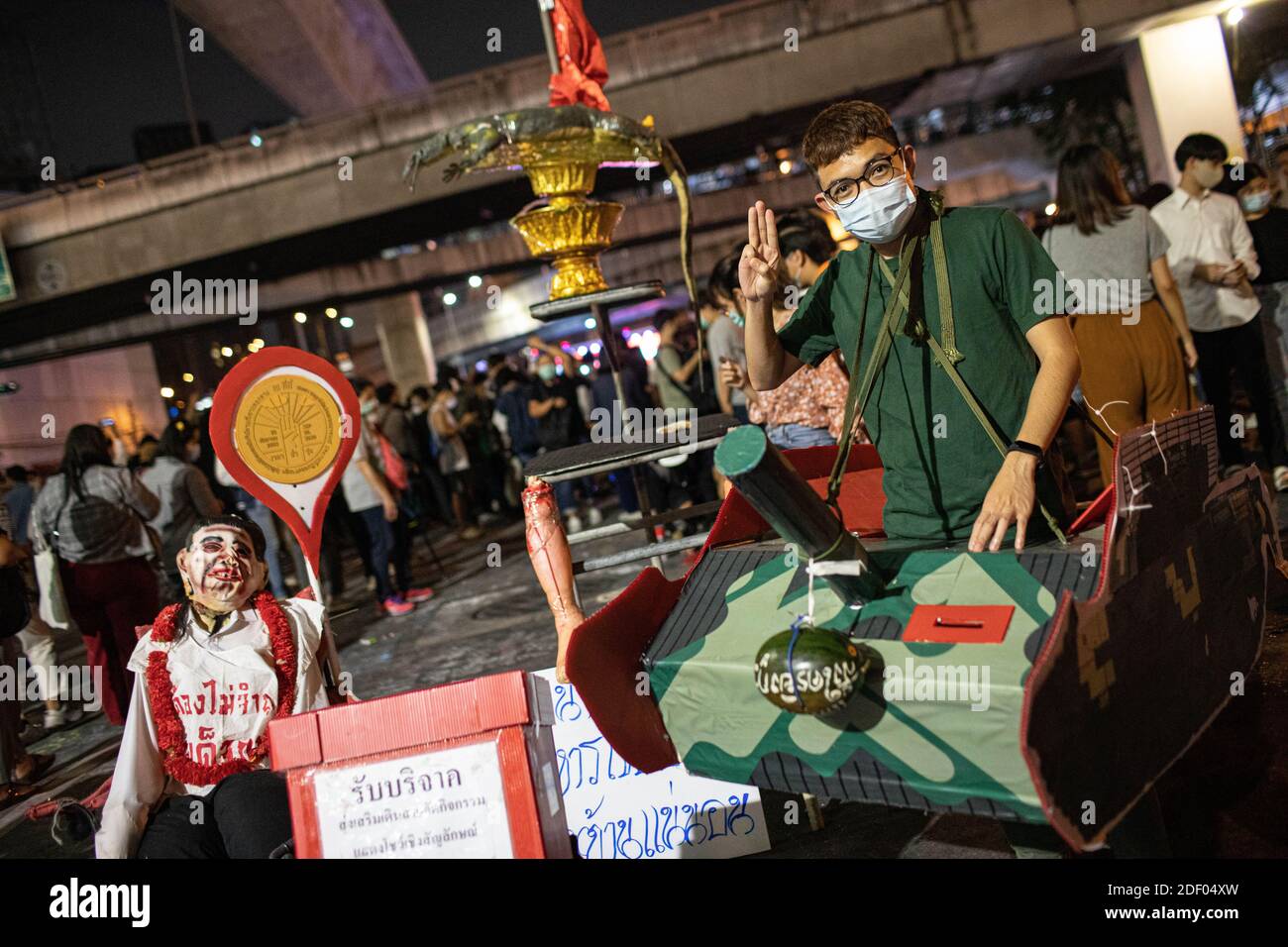 Army tank inside hi-res stock photography and images - Alamy