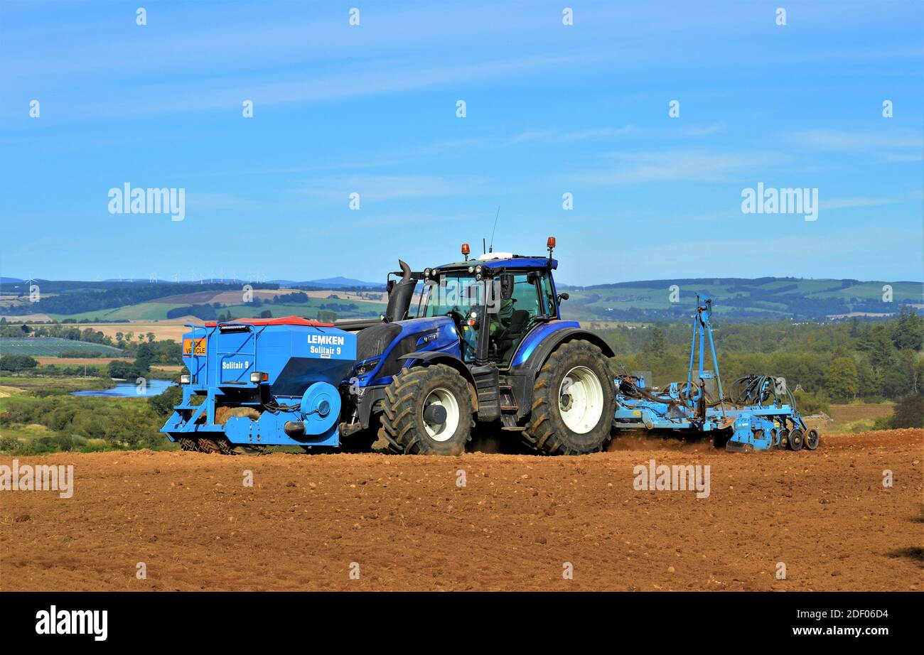 Farming sowing hi-res stock photography and images - Alamy