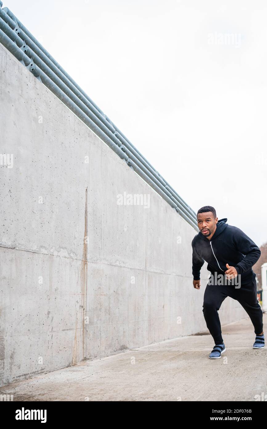 Fitness man running hi-res stock photography and images - Alamy