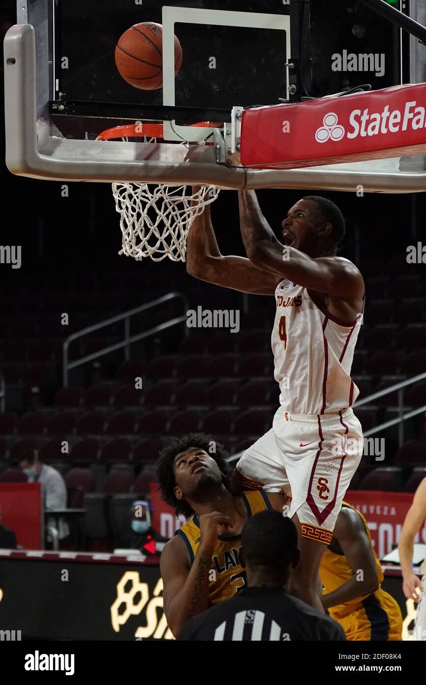 Dunk the ball hi-res stock photography and images - Alamy