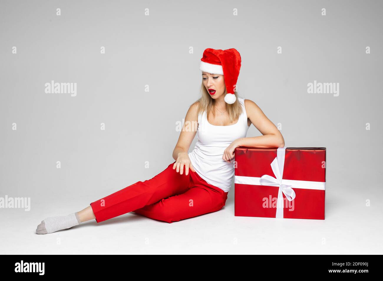 Lady sad christmas hi-res stock photography and images - Alamy