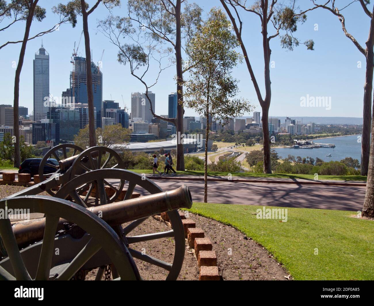 Old artillery cannon with Perth city in the background, Kings Park ...