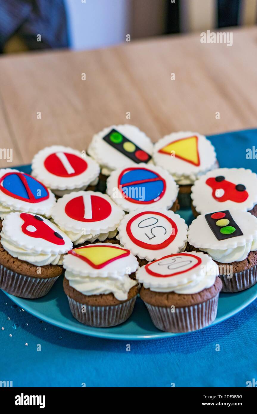 Cake with traffic signs hi-res stock photography and images - Alamy