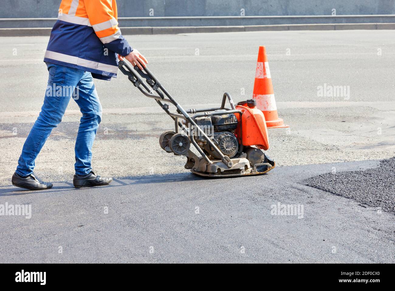 Plate compactor hi-res stock photography and images - Alamy