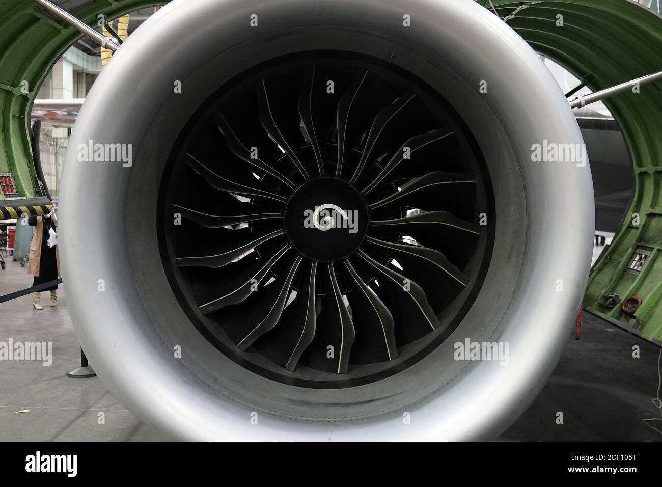 737 max engine hi-res stock photography and images - Alamy