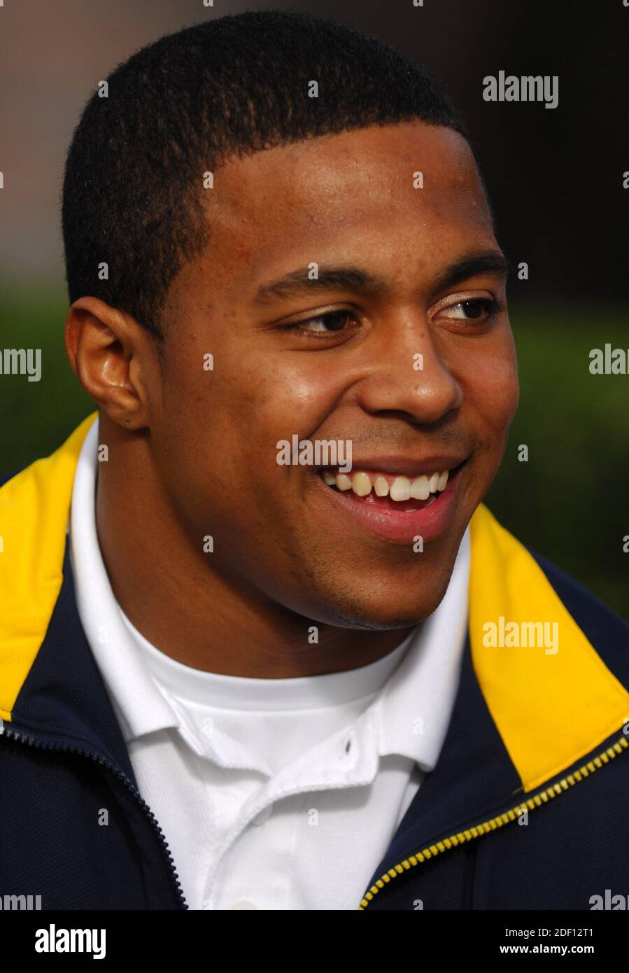 Anaheim, United States. 26th Dec, 2006. Michgan tailback Mike Hart ...