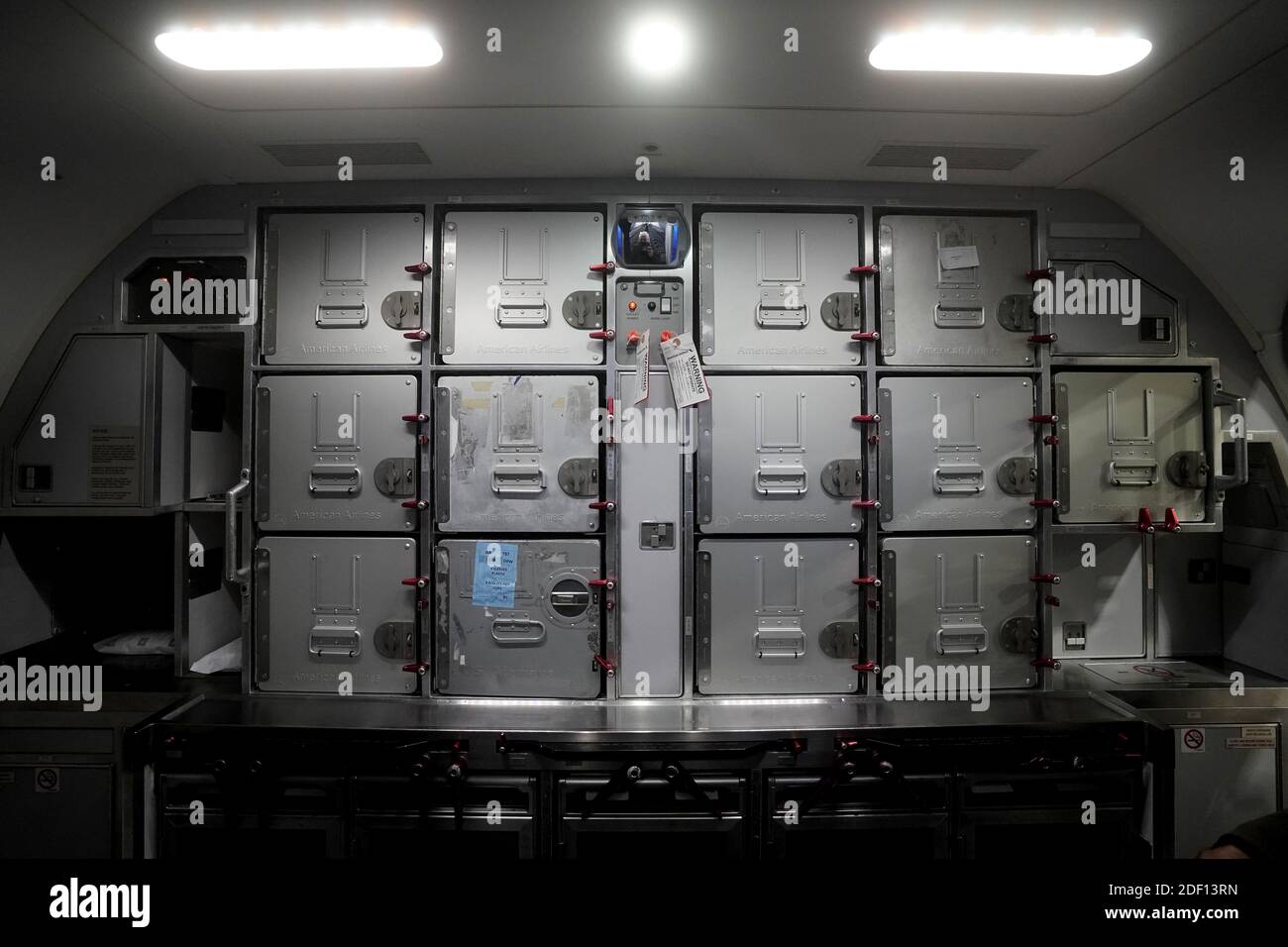 Boeing 737 galley hi-res stock photography and images - Alamy