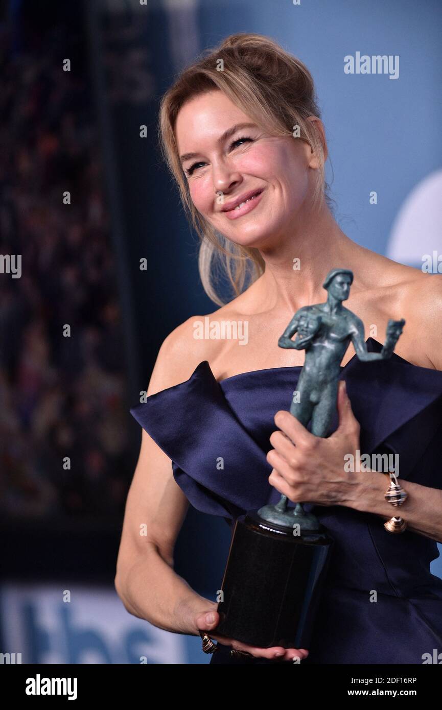 Renée Zellweger, winner of Outstanding Performance by a Female Actor in ...