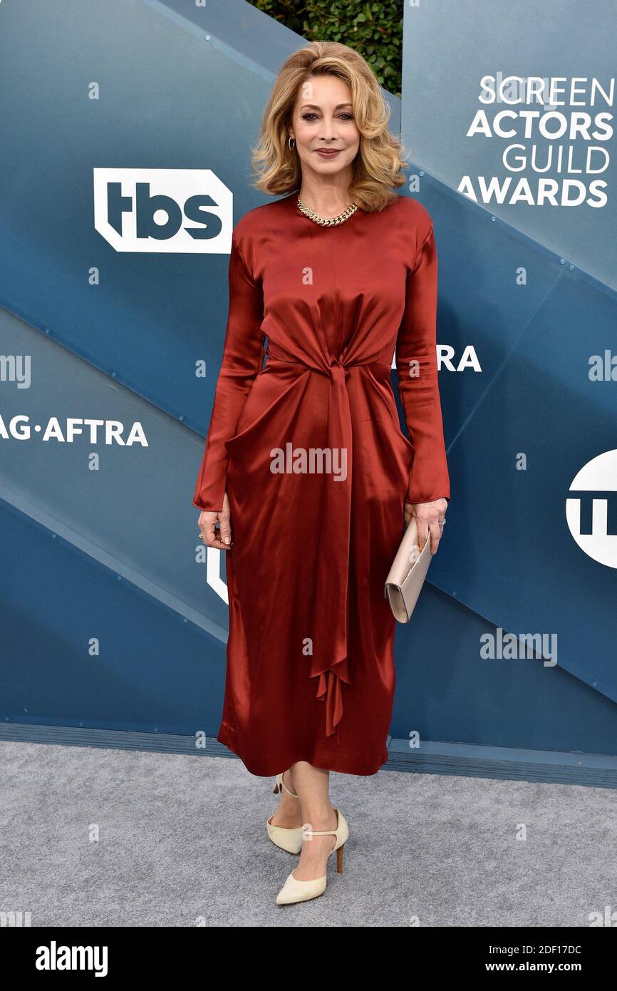 Sharon Lawrence attends the 26th Annual Screen Actors Guild Awards at ...