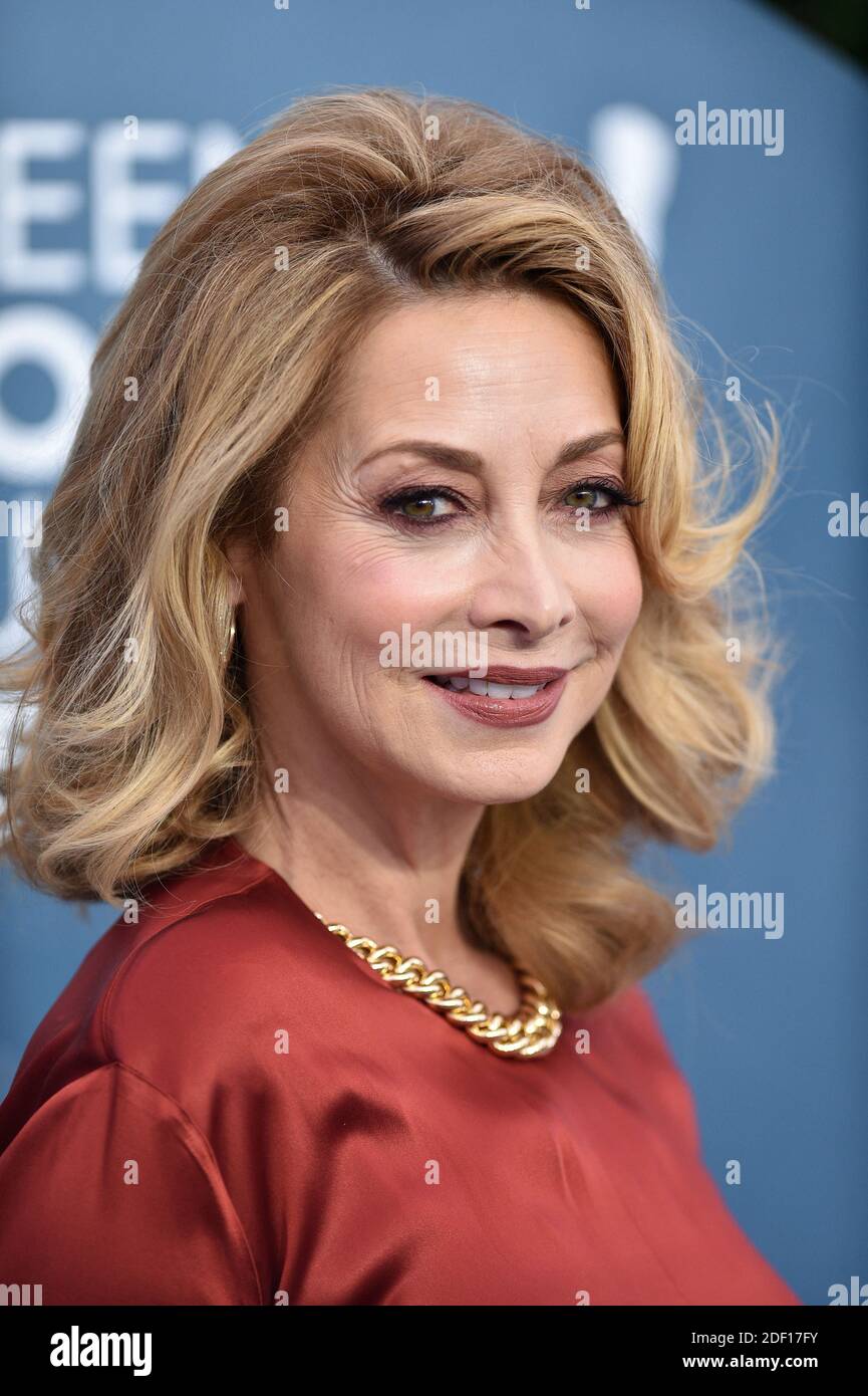 Sharon Lawrence attends the 26th Annual Screen Actors Guild Awards at ...