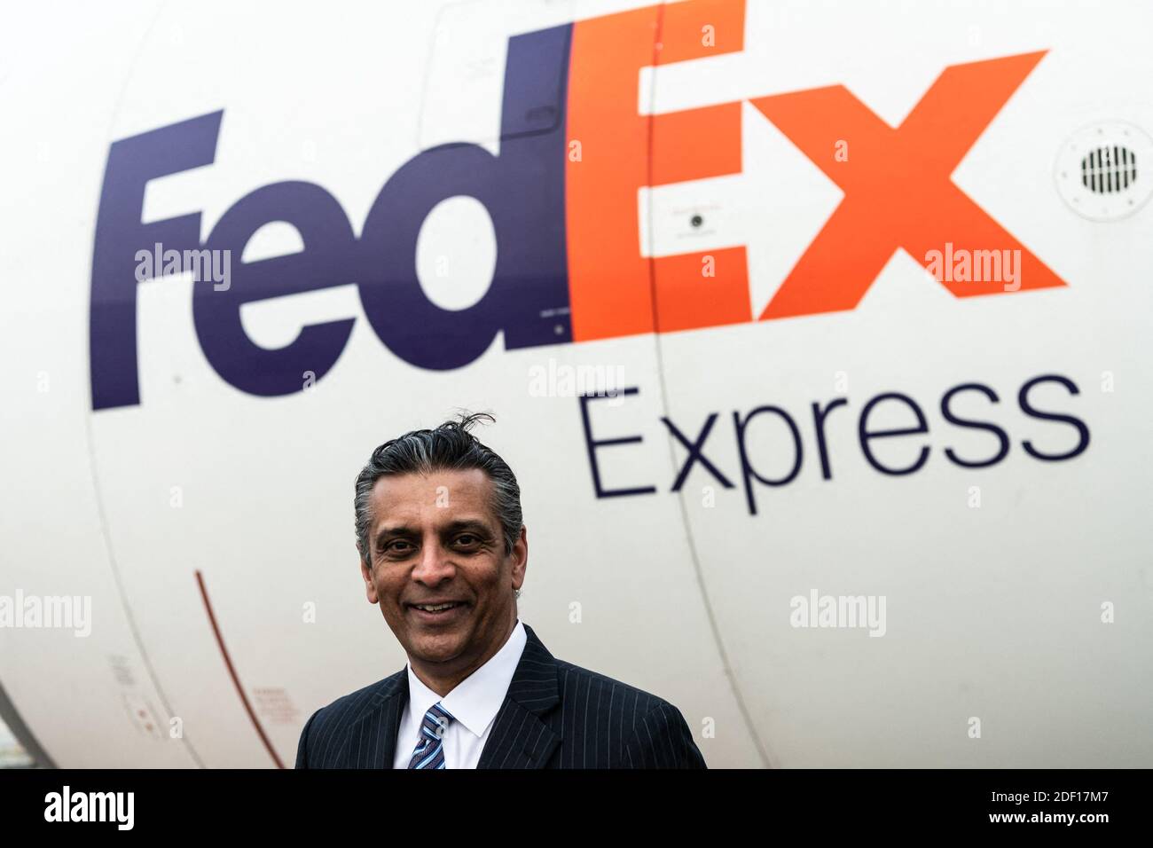 Logo de fedex hi-res stock photography and images - Alamy
