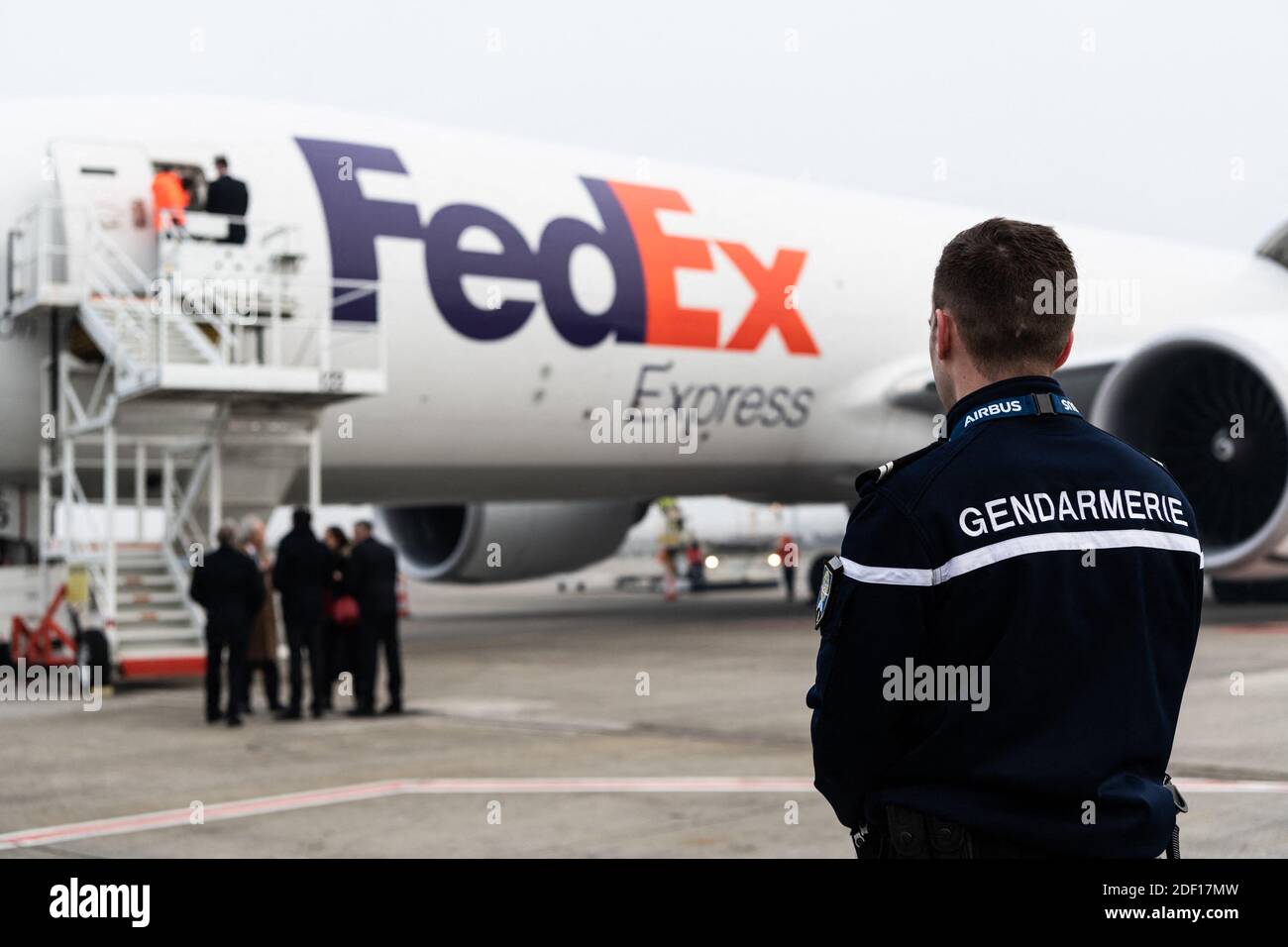 Logo de fedex hi-res stock photography and images - Alamy