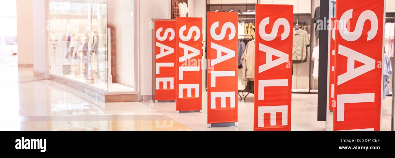 Sale red sign at mall. Discount concept Stock Photo - Alamy