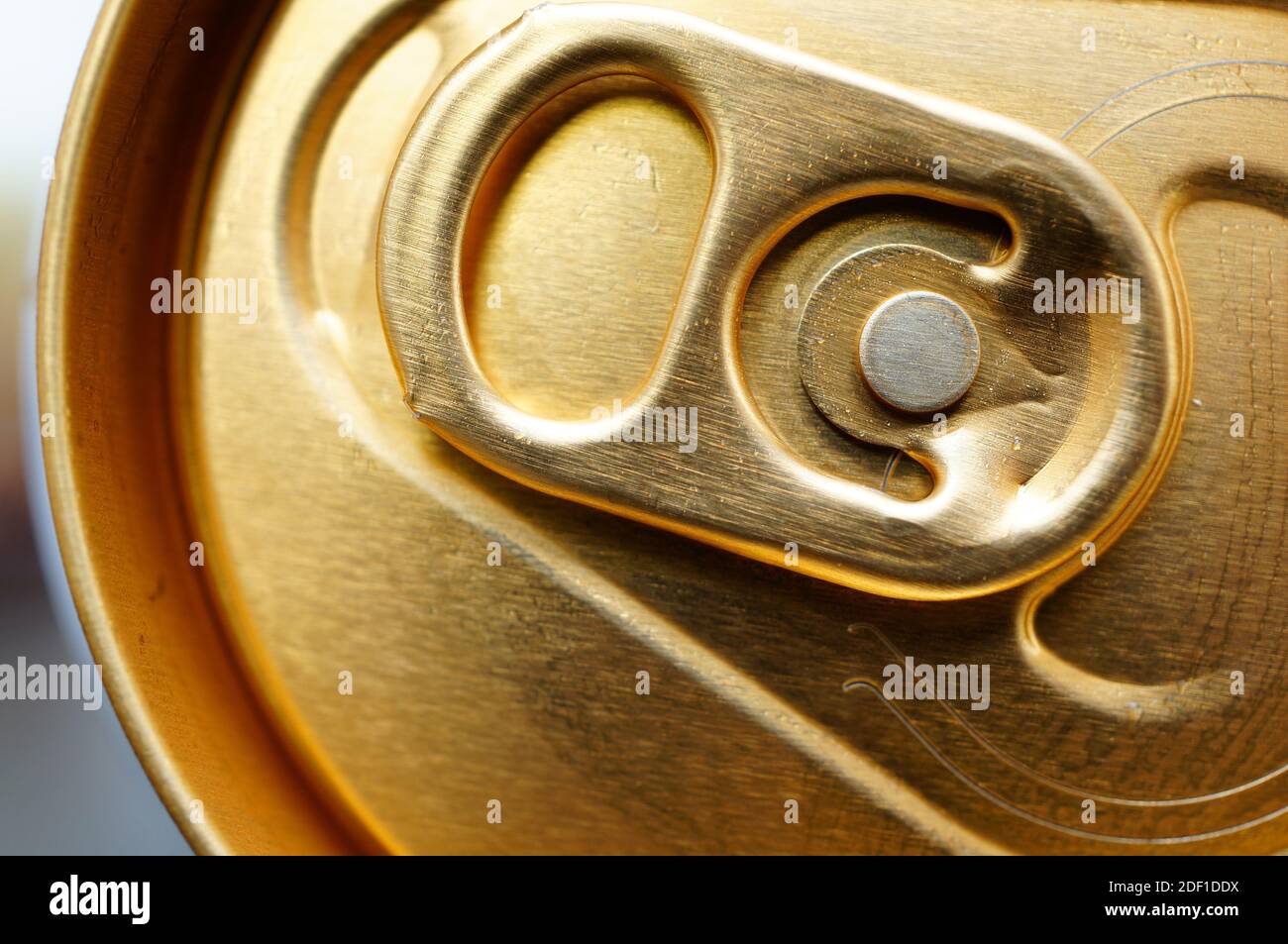Easy open ends hi-res stock photography and images - Alamy