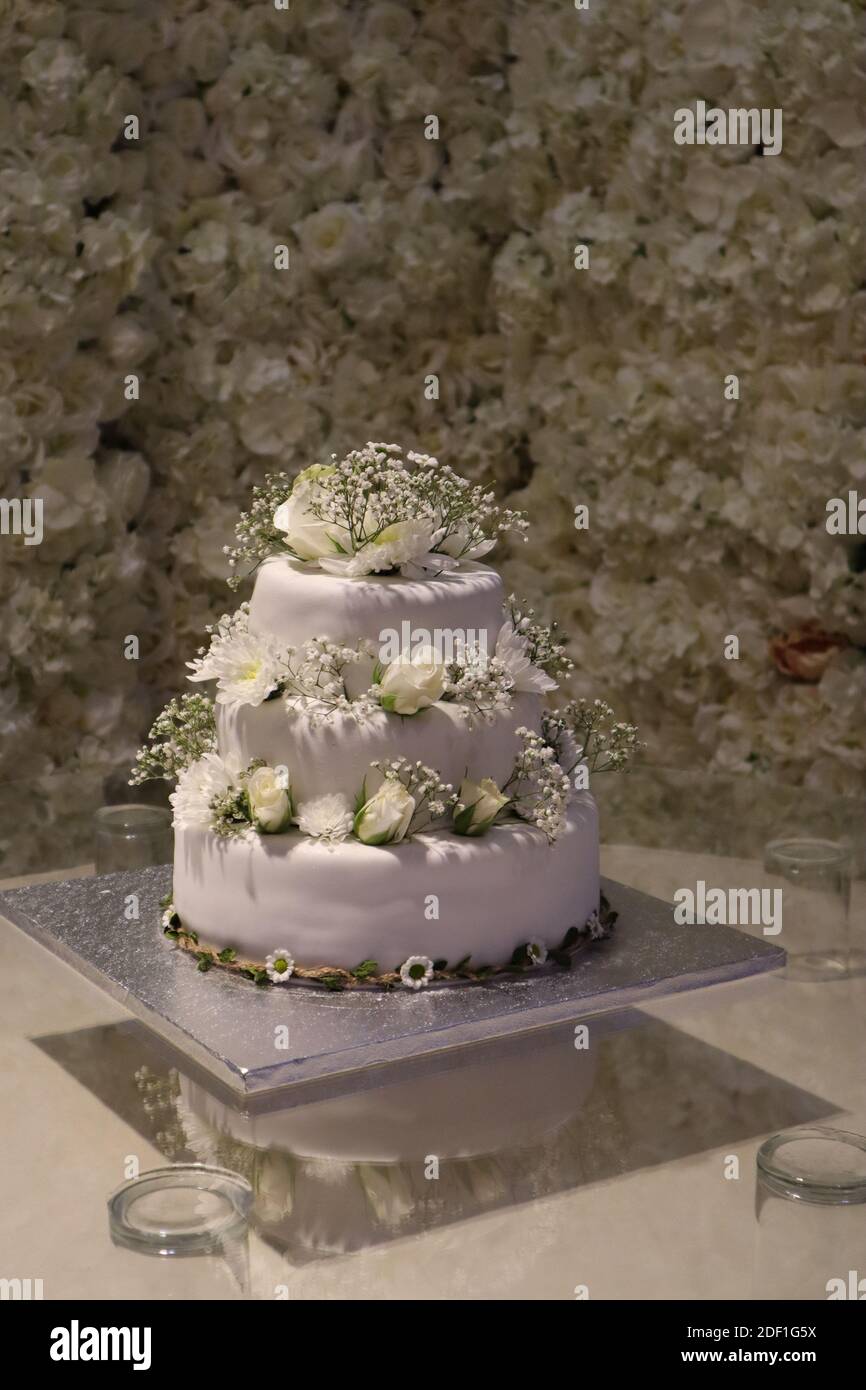 Wedding Cake Portrait 3 Layered wedding Cake Portrait Photo Stock Photo ...