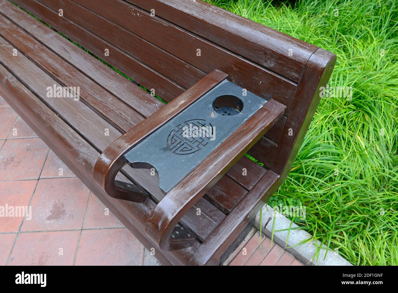 China park bench hi-res stock photography and images - Alamy