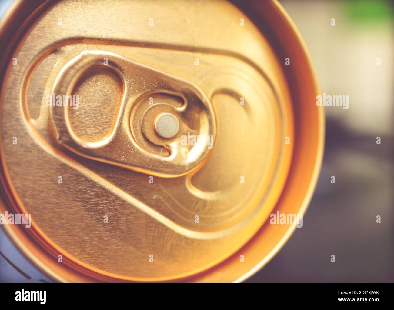 Metal can with a pull top tab hi-res stock photography and images - Alamy