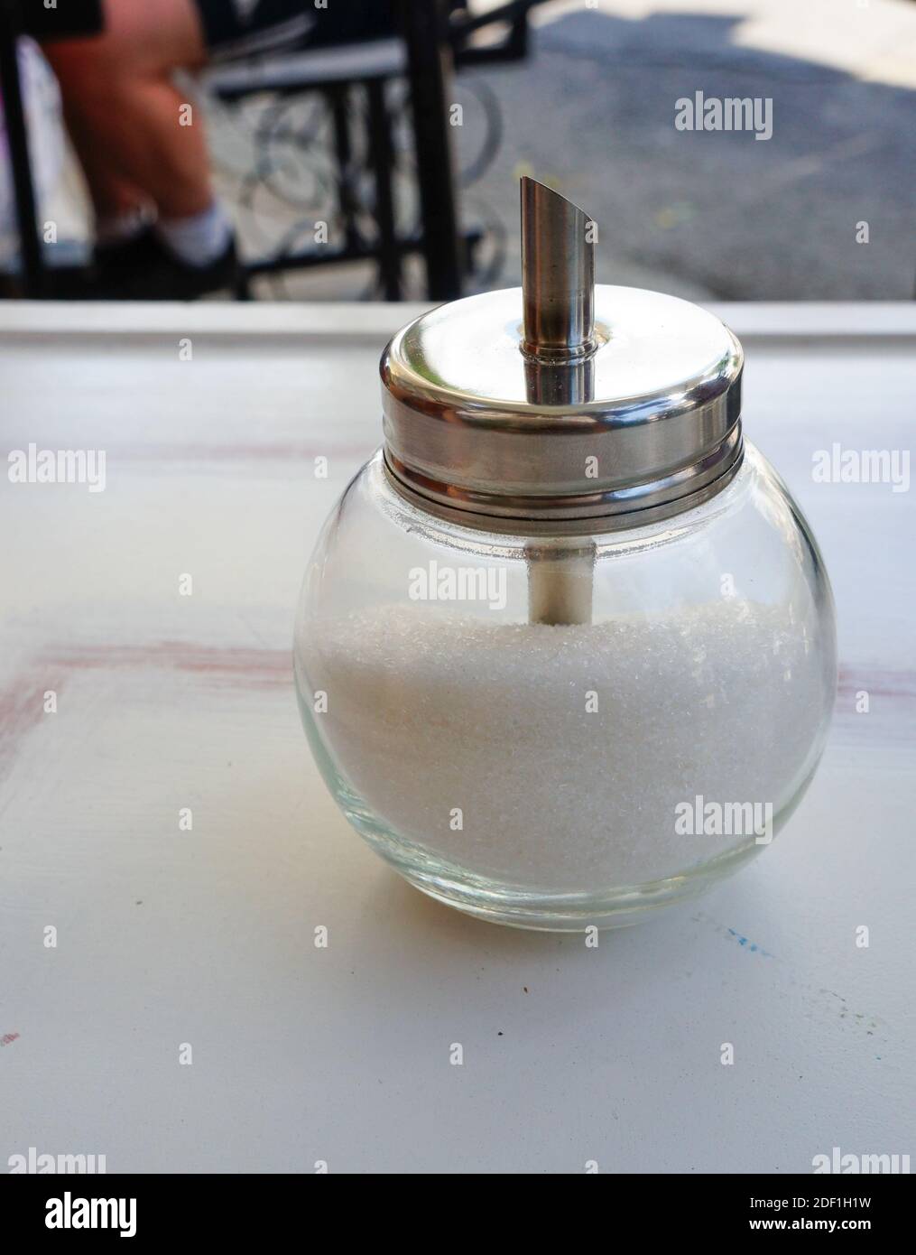 Sweetener dispenser hi-res stock photography and images - Alamy