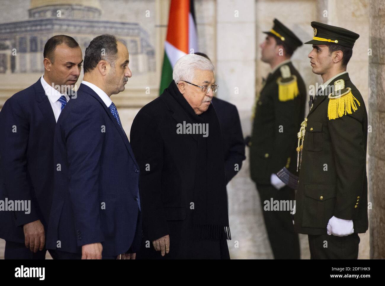 Palestinian Authority president Mahmud Abbas with French President ...