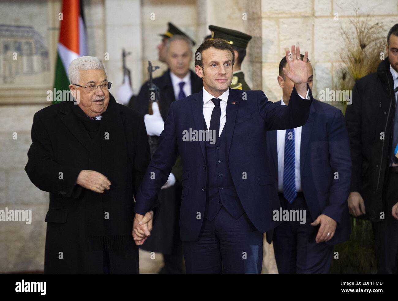 Palestinian Authority president Mahmud Abbas with French President ...