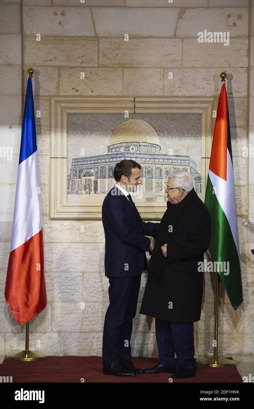 Palestinian Authority president Mahmud Abbas with French President ...