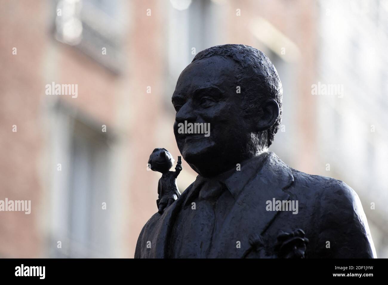 Ceremony for the unveiling of a commemorative statue of French ...