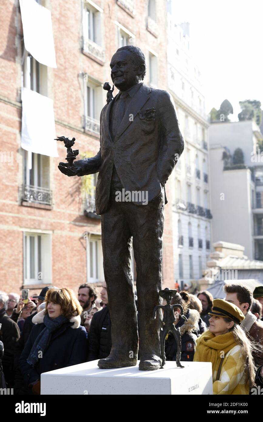 Ceremony for the unveiling of a commemorative statue of French ...
