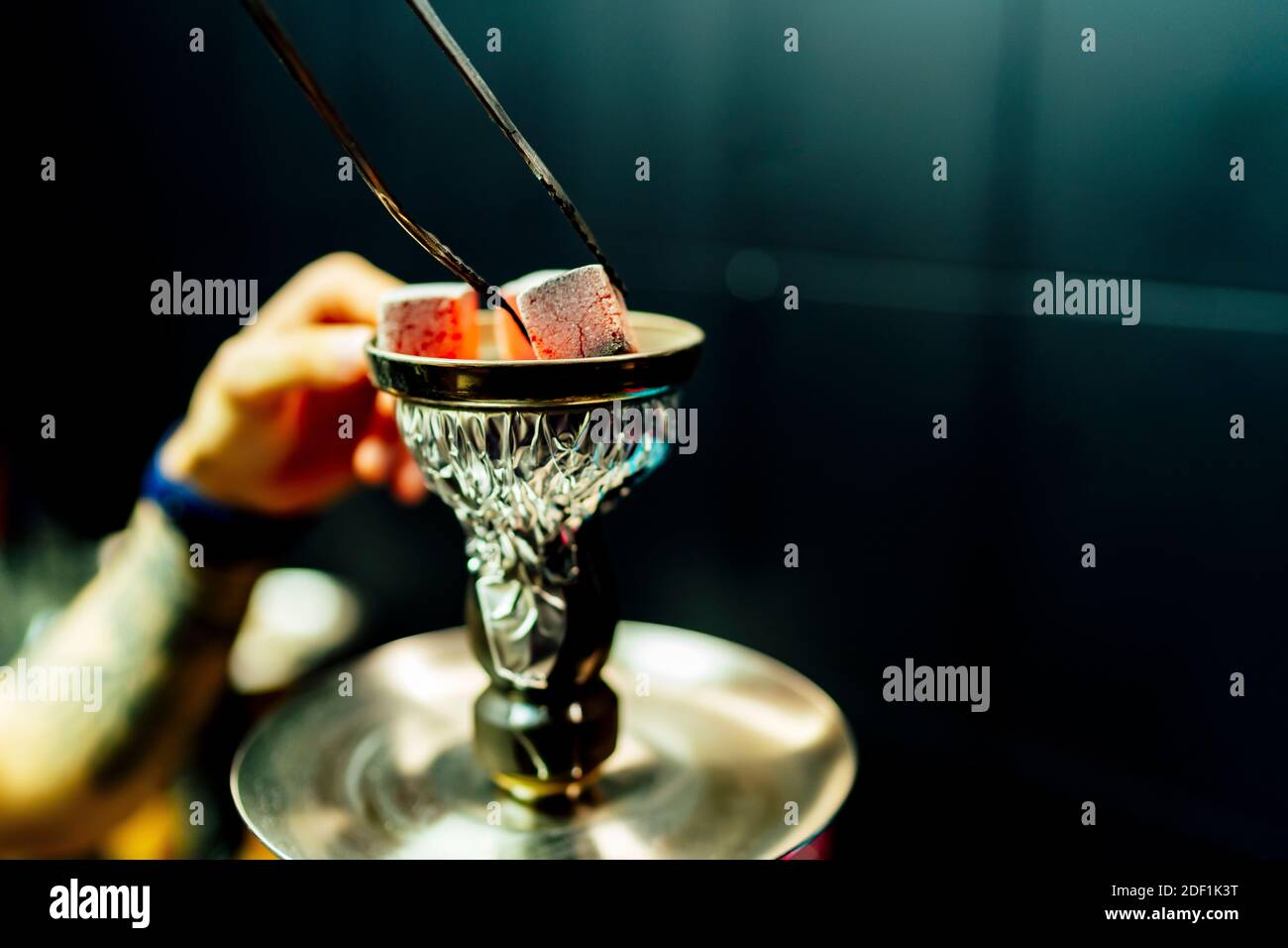 Egyptian shisha waiter egypt hi-res stock photography and images - Alamy