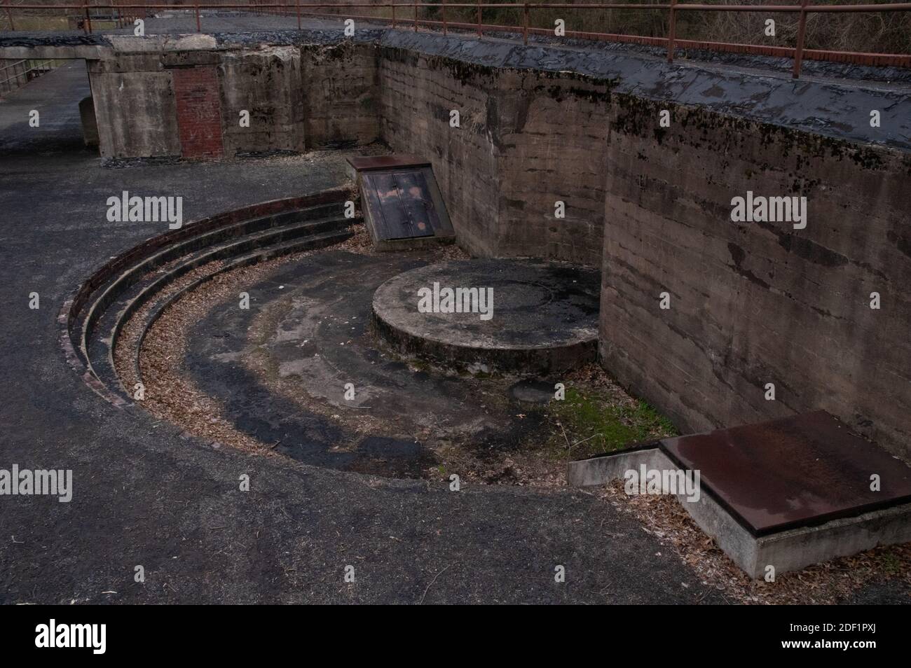 "Disappearing Gun" mount, Battery Mount Vernon, Fort Hunt Park ...