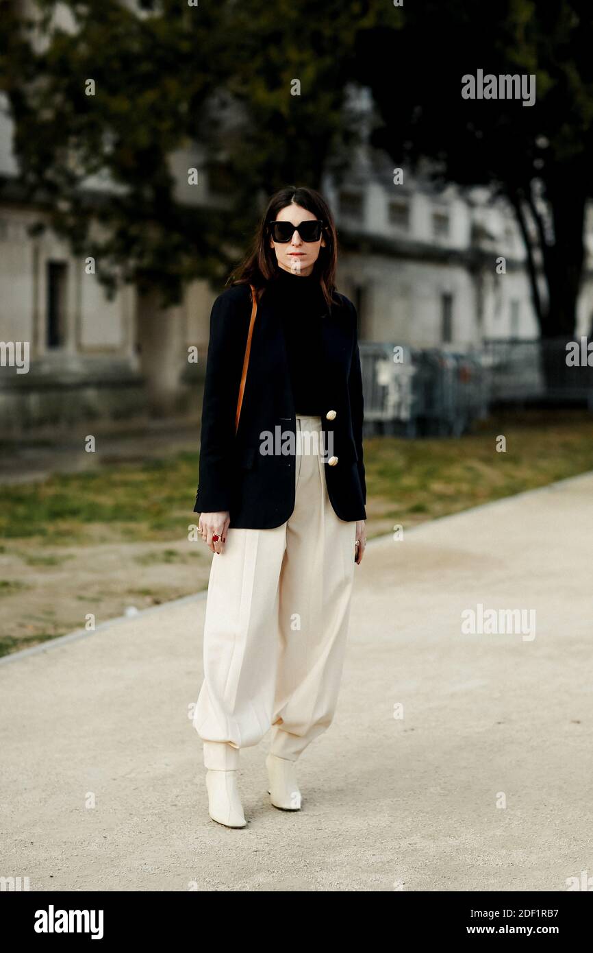 Street style, Deborah Reyner Sebag arriving at Alexandre Vauthier ...