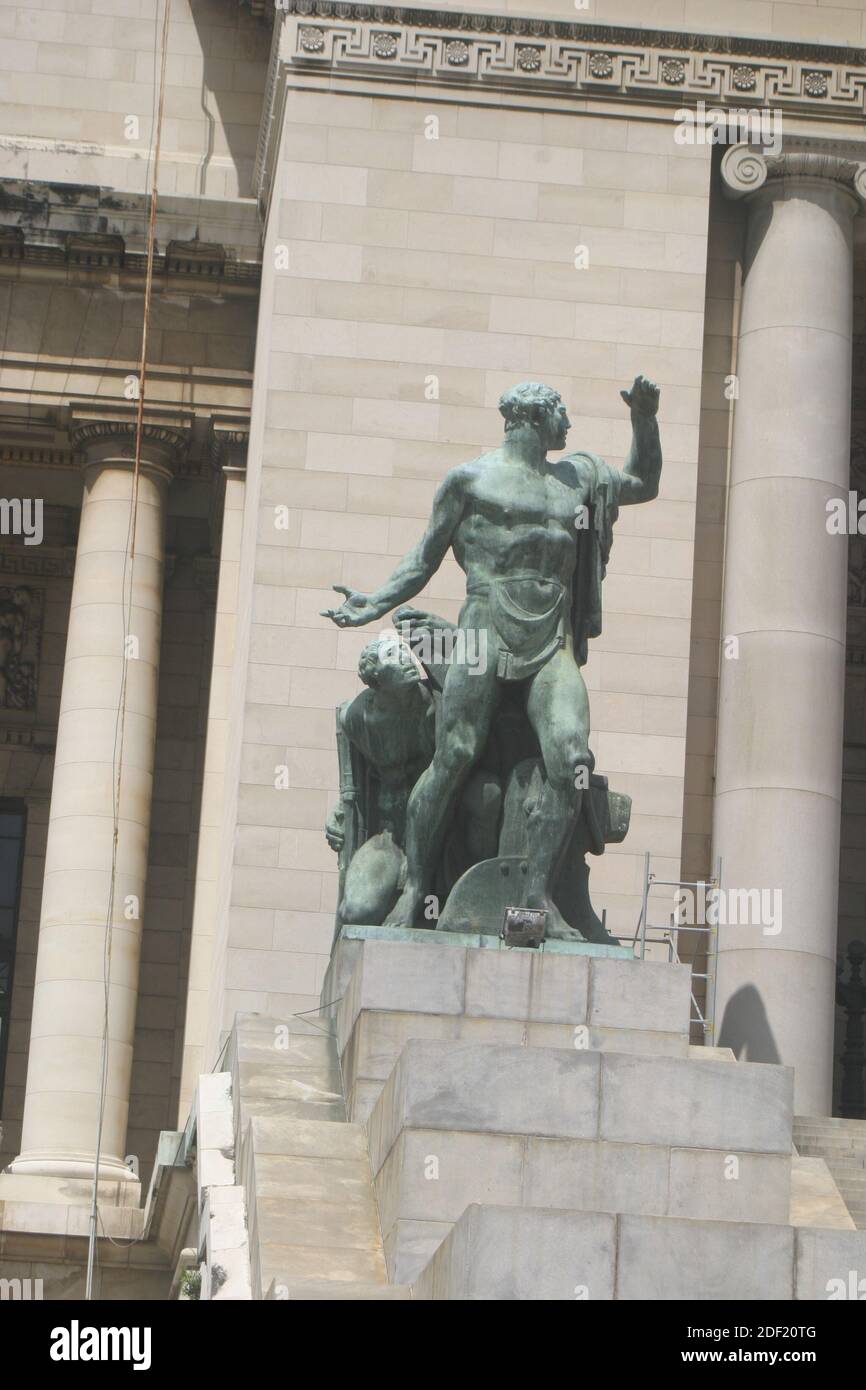Cuban buildings hi-res stock photography and images - Alamy