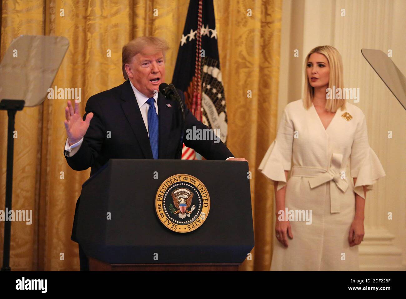 Ivanka trump 2000 hi-res stock photography and images - Alamy