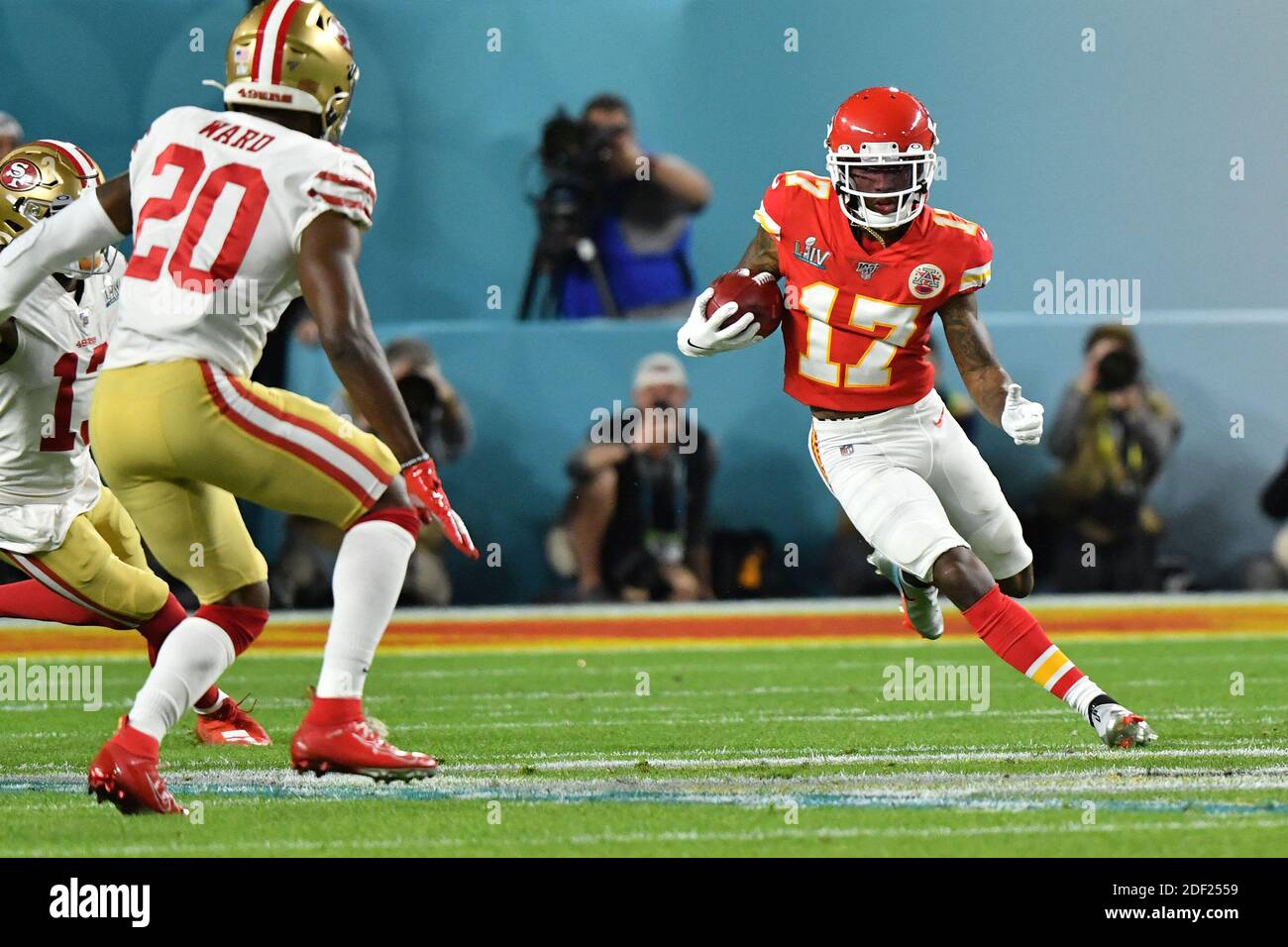 The Kansas City Chiefs defeats the San Francisco 49ers 31-20 in Super ...