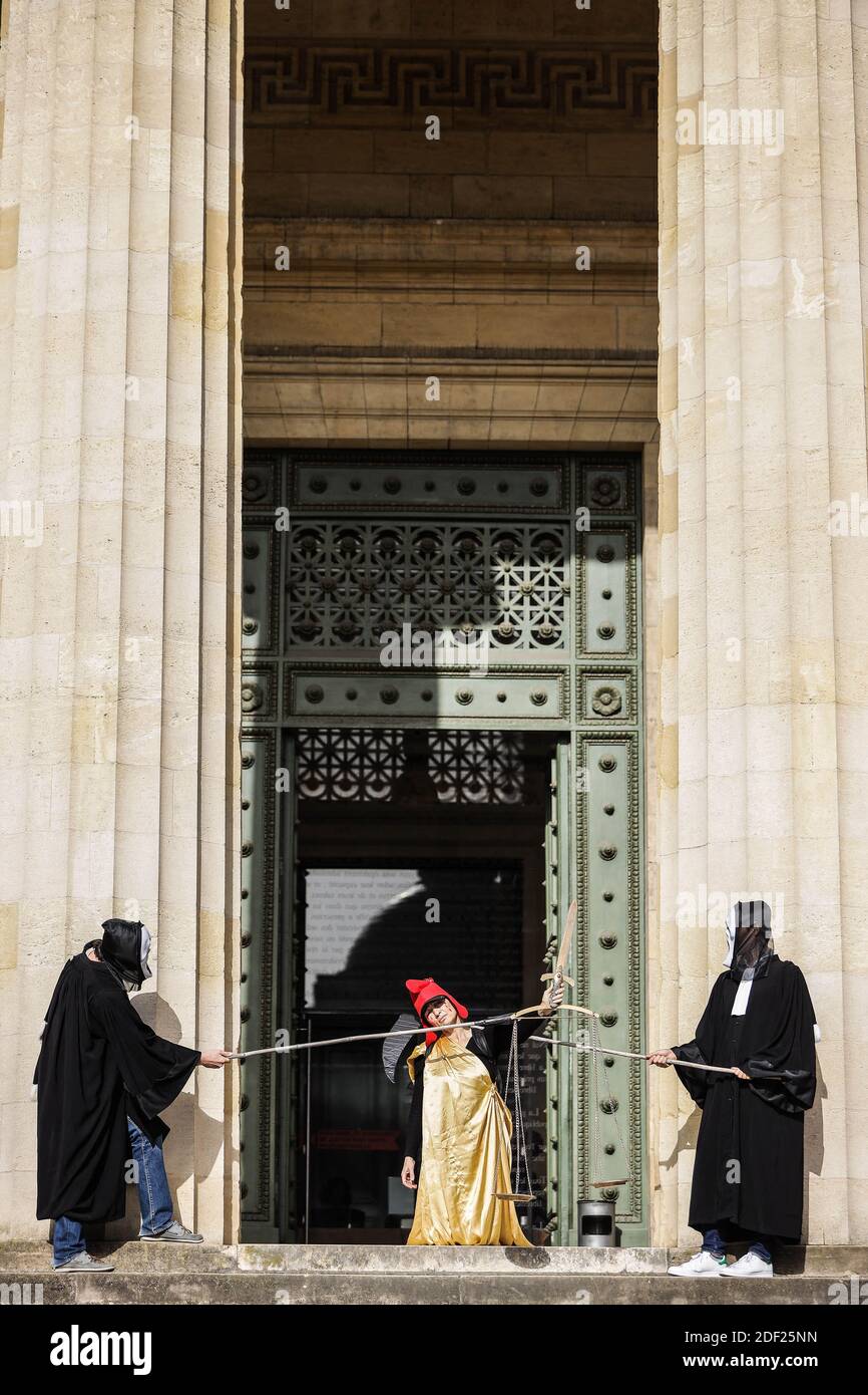 Bordeaux courthouse hi-res stock photography and images - Alamy