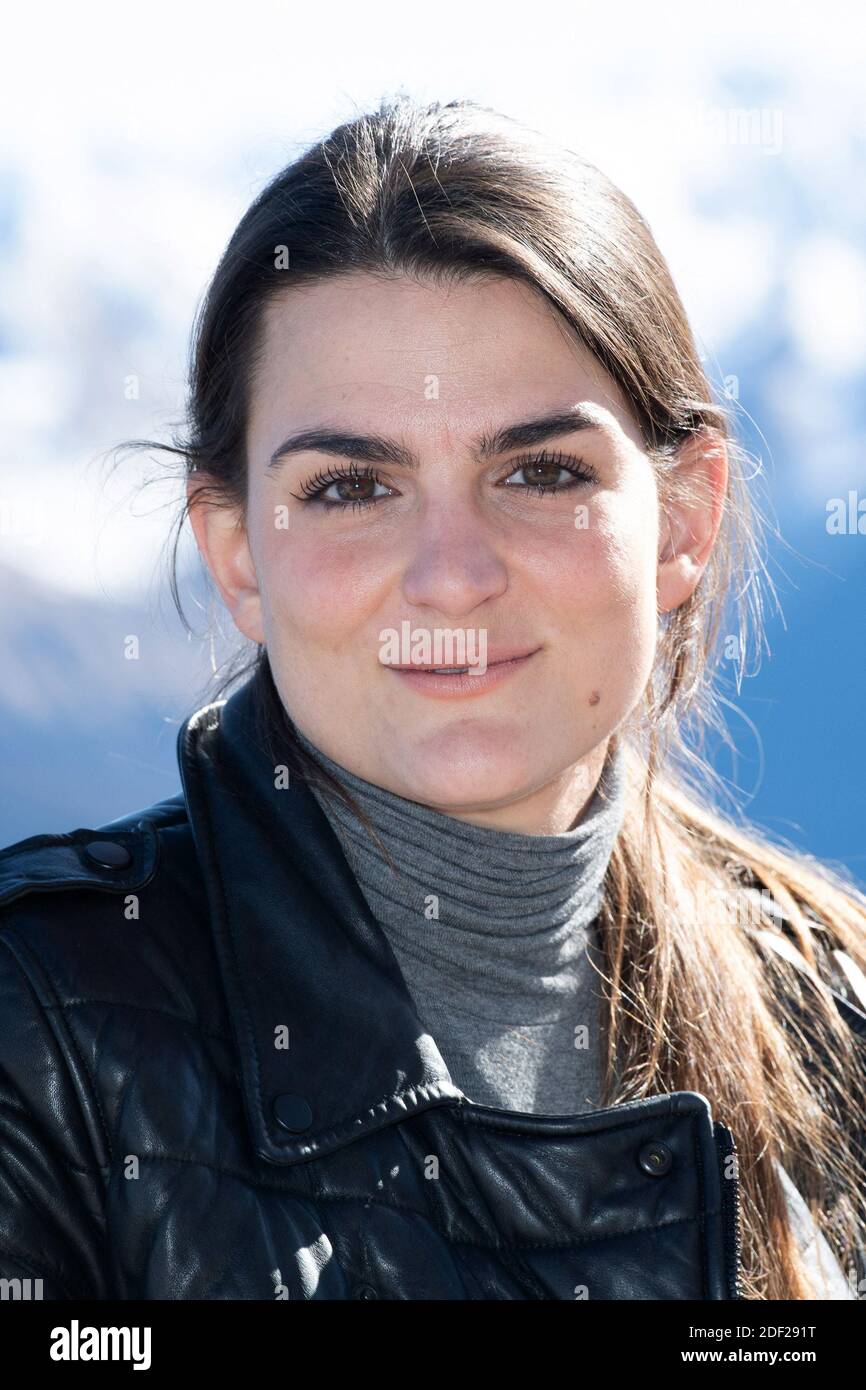 Nina Robert assiste a un Photocall lors du 22e Festival des Creations ...