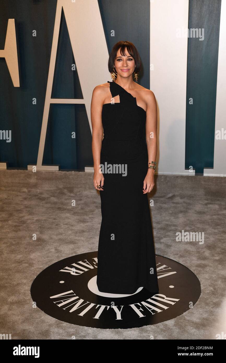 Rashida Jones attending the Vanity Fair Oscar party at Wallis Annenberg ...