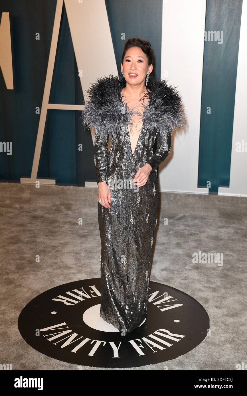 Sandra Oh attending the Vanity Fair Oscar party at Wallis Annenberg ...