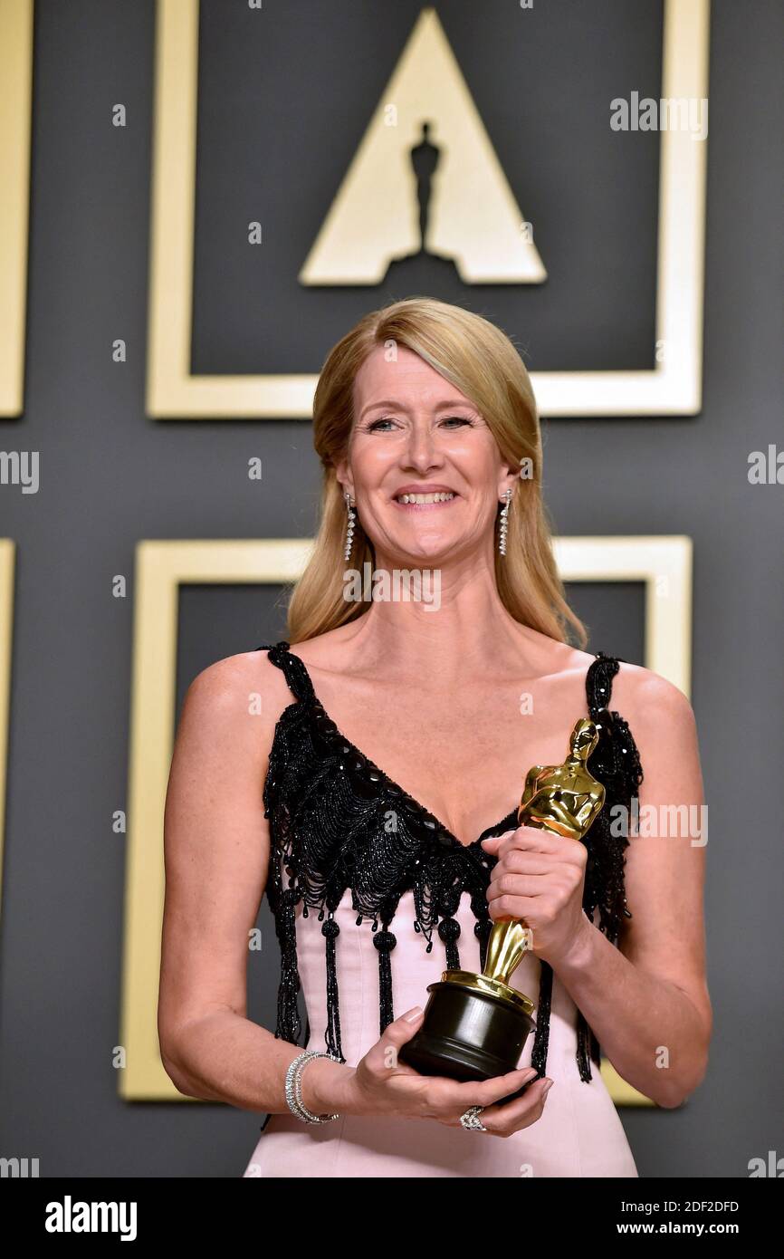 Laura Dern, winner of Best Actress in a Supporting Role for "Marriage ...