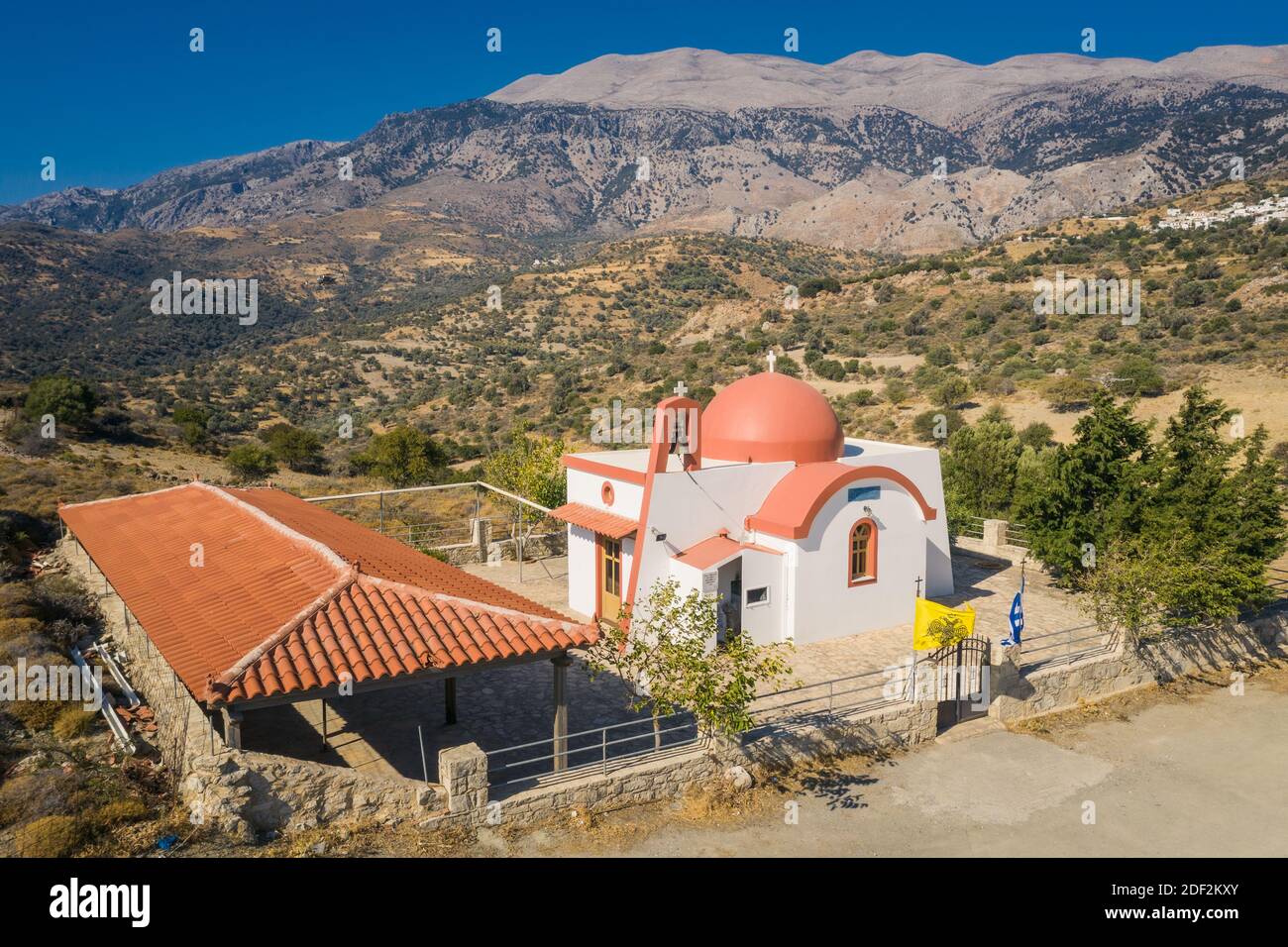 Traditional Cretan village of Nithafri, Greece Stock Photo - Alamy