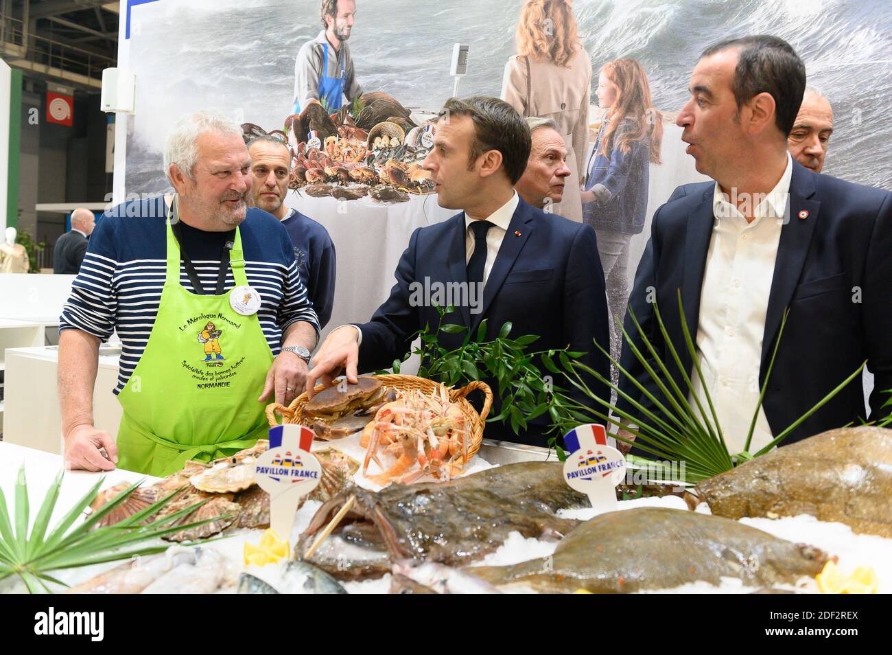 Stand de poisson hi-res stock photography and images - Alamy